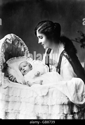 British Royalty - Lady Patricia Ramsay - London - 1923 Stock Photo - Alamy