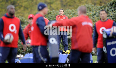 ENGLAND RUGBY TEAM MANAGER MARTIN JOHNSON 27/7/2011 PICTURE DAVID ...