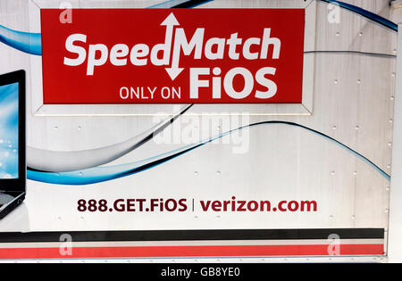 Verizon truck in New York Stock Photo - Alamy