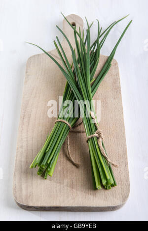 bundle Chives food herbs spices tops Stock Photo - Alamy