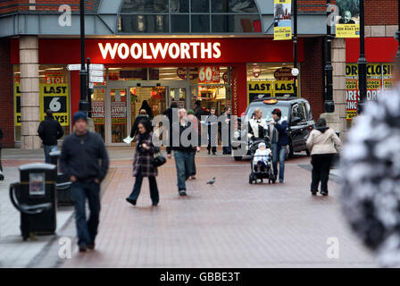 Woolworths closures. Exterior of Woolworths store in Walsall Stock ...