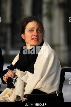 Multiple sclerosis sufferer Debbie Purdy arrives at the High Court with ...
