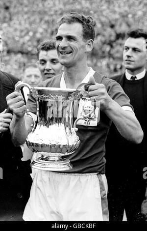 Nottingham Forest captain Jack Burkitt (l) shakes hands with Luton Town ...