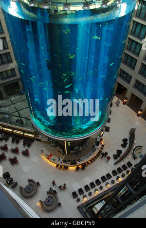Aquarium in hotel lobby, Hotel Radisson, Berlin, Lobby with AquaDom ...