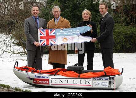 The Catlin Arctic Survey Team of Martin Hartley (left), from Rochdale ...