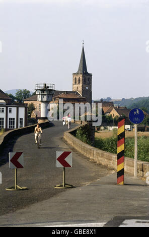 A former East German watchtower at Checkpoint Charlie in Berlin 1994 ...