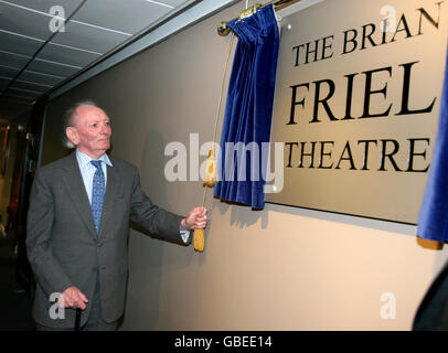 Brian Friel opens new theatre Stock Photo - Alamy