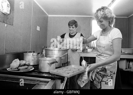 Miners wives, Pauline Varley (left) and Frances Grace prepare food in ...