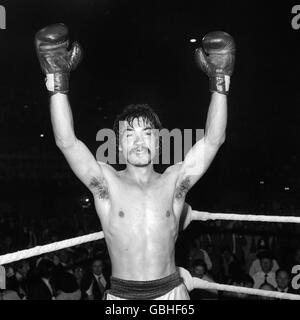 Boxing - WBC Welterweight Title - John Stracey v Carlos Palomino Stock ...