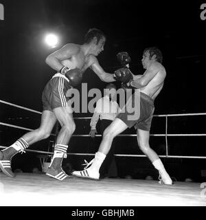 Boxing - British Middleweight Title - Alan Minter v Kevin Finnegan ...