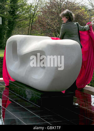 Barbara Hepworth sculpture of Curved Reclining Form (Rosewall), Future ...