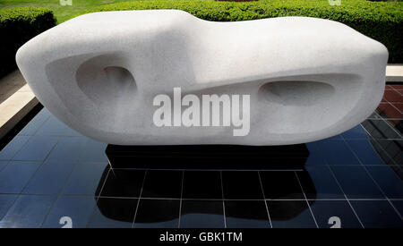 Barbara Hepworth sculpture of Curved Reclining Form (Rosewall), Future ...