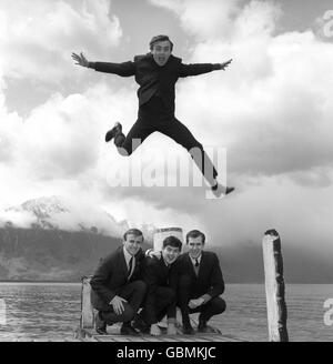 Gerry & The Pacemakers, (Les Chadwick, Gerry Marsden, Les Maguire ...