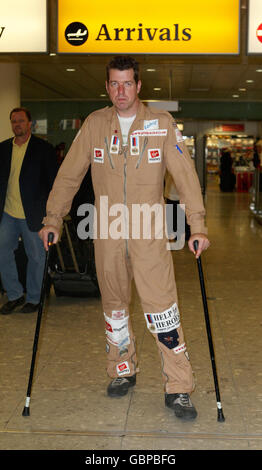 Major Phil Packer arrives back in the UK Stock Photo - Alamy