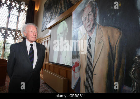 Irish rugby legend Dr Jack Kyle, who unveiled a portrait of Professor ...