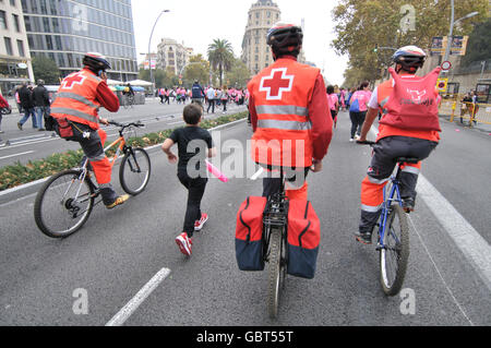 Red cross assitance, Urban Race. Barcelona. Catalonia. Spain Stock ...