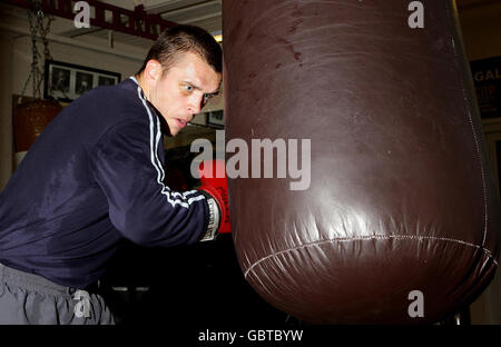 Boxing - Joe Murray Work Out - Gallaghers Gym. John Murray during a ...