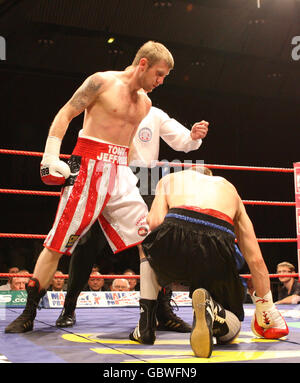 Boxing - Super-middlweight Bout - Tony Jeffries v Ilya Shakura ...