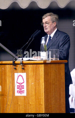 Referee Clive Thomas Stock Photo - Alamy