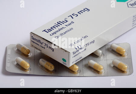 Generic pictures of Tamiflu capsules and packaging Stock Photo - Alamy