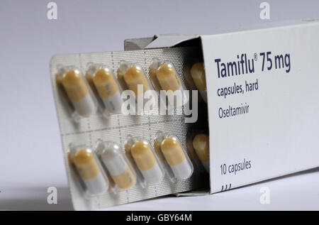 Generic pictures of Tamiflu capsules and packaging Stock Photo - Alamy
