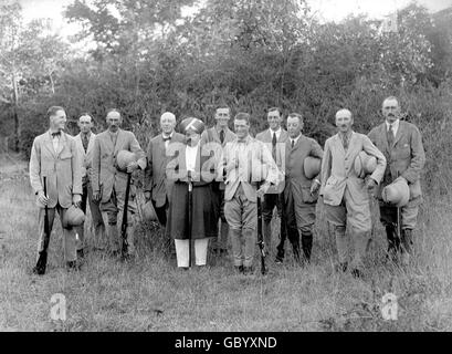 Edward, Prince of Wales, hunting tiger during his state visit to Stock ...