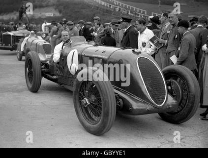 Motor Racing - Spectators - Brooklands Stock Photo - Alamy
