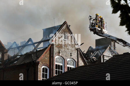 The scene at the Thomas Fairchild primary school in Napier Grove ...