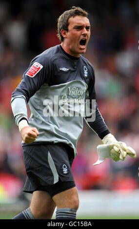 LEE CAMP CELEBRATES NOTTINGHAM FOREST V READING CITY GROUND NOTTINGHAM ...