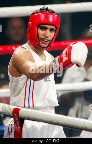 Boxing - Ametuer 60 kg Bout - England v USA - Amir Khan v Michael Evans ...