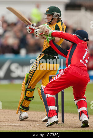 Australia's wicket keeper Tim Paine celebrates after stumping New ...