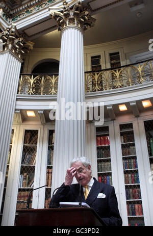 Review of the Scottish civil courts Stock Photo - Alamy
