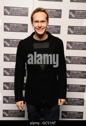 Actor Steven Mackintosh arrives for the Premiere of "Almost Famous" at ...