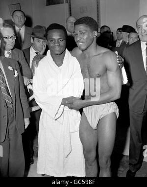Boxing - Featherweight - Hogan (Kid) Bassey v Jules Touan - Earls Court ...