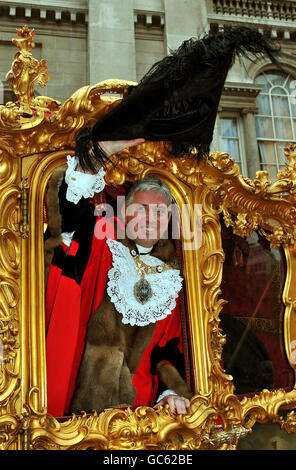 Lord Mayor's chain of office from the first half of the 16th century is ...