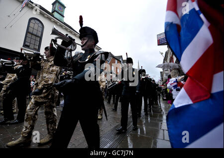 buglers in the 4th Battalion The Rifles military band in desert uniform ...