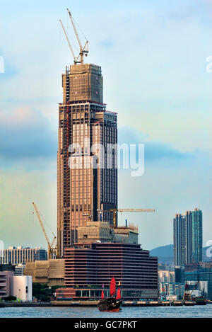 The new Kowloon skyline and new buildings under construction, Hong Kong ...