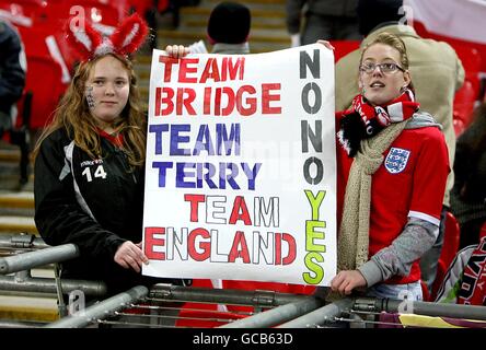 Egypt fans show their support for their team before it takes on New ...