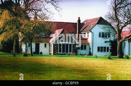 Crime - Janet Brown Murder - Radnage. POLICE CONTINUE WITH A FINGERTIP ...