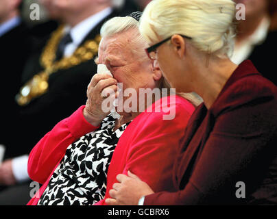 Winnie Johnson, the mother of Moors murder victim Keith Bennett, cries ...