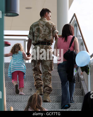 British Army soldiers from Battlesbury Barracks training. Near ...