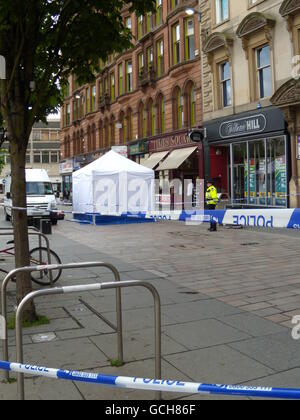 Newsagent worker killed in knife attack Stock Photo - Alamy