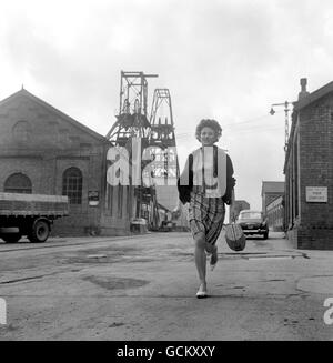 Athletics - Dorothy Hyman - Woolley Colliery, Barnsley Stock Photo - Alamy