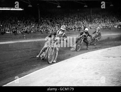 Speedway - Riders - Wimbledon Stadium Stock Photo - Alamy