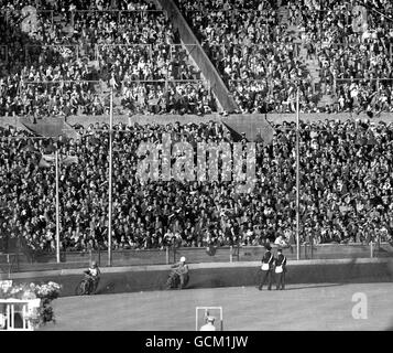 Speedway - Wembley v West Ham - Wembley Stadium. Bill Gilbert (Wembley ...