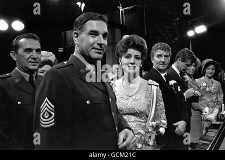 Actress Anne Reid marries Peter Eckersley at Jackson's Row Registry ...