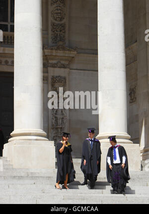 Portsmouth University students celebrate their graduation in Guildhall ...