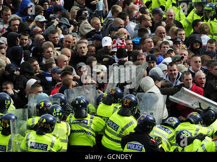 EDL demonstration in Bradford. EDL supporters gather in Bradford today ...
