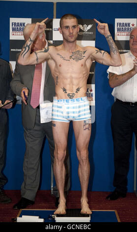Boxing weigh-in in Glasgow Stock Photo - Alamy