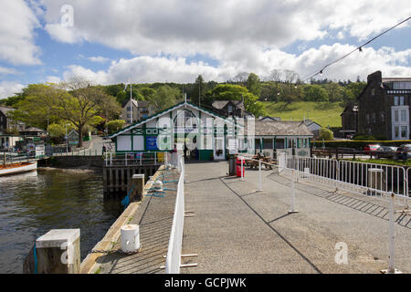 Waterhead Ambleside Lake Windermere pier jetty sun Stock Photo - Alamy